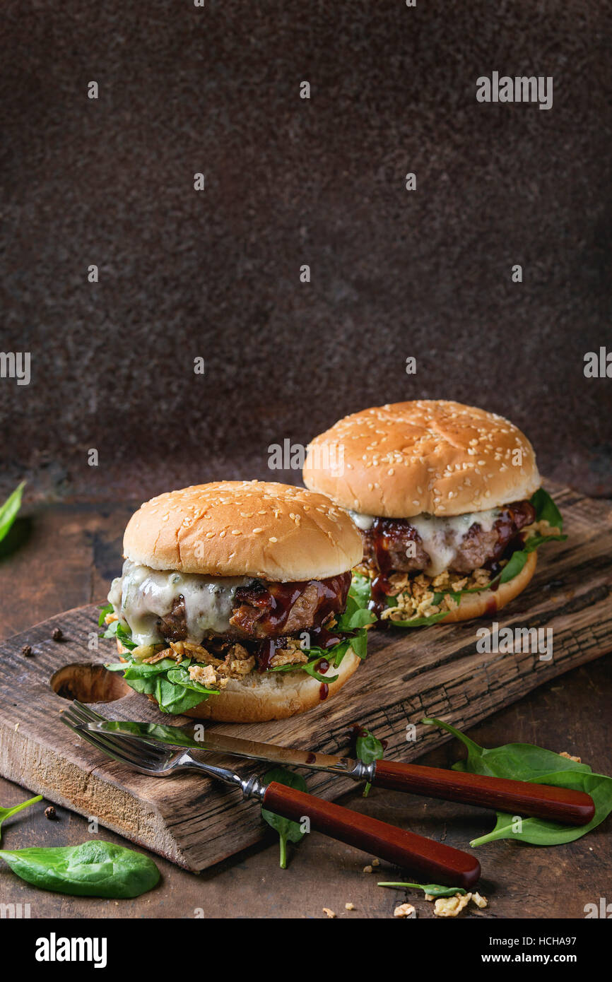 Classic beef burger in bun hi-res stock photography and images - Alamy
