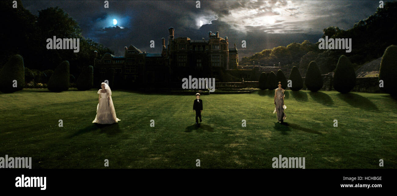 MELANCHOLIA, from left: Kirsten Dunst, Cameron Spurr, Charlotte ...