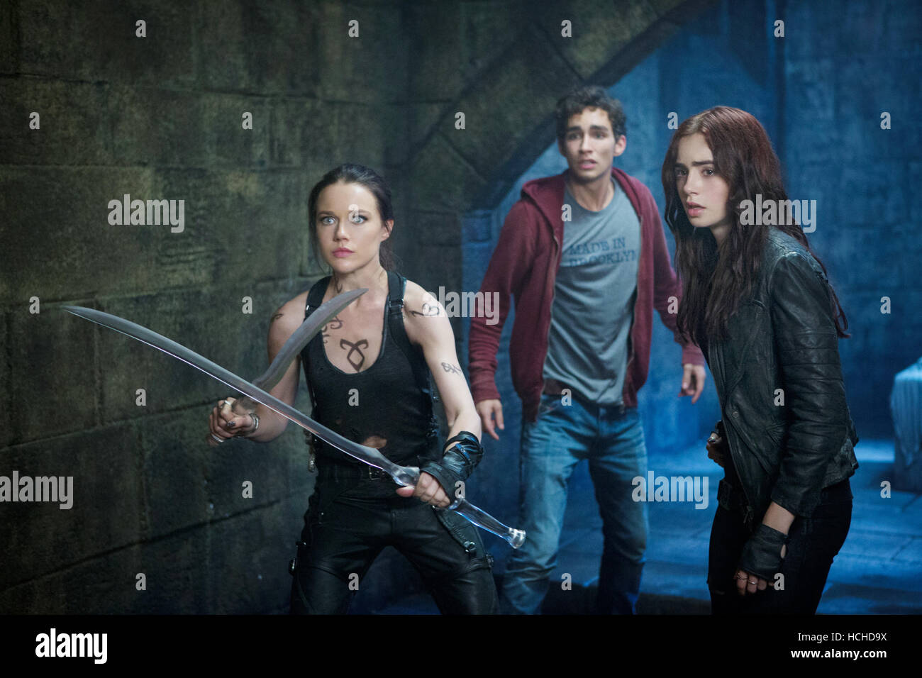 Jemima West Y Robert Sheehan Jemima West Talks Mortal Instruments