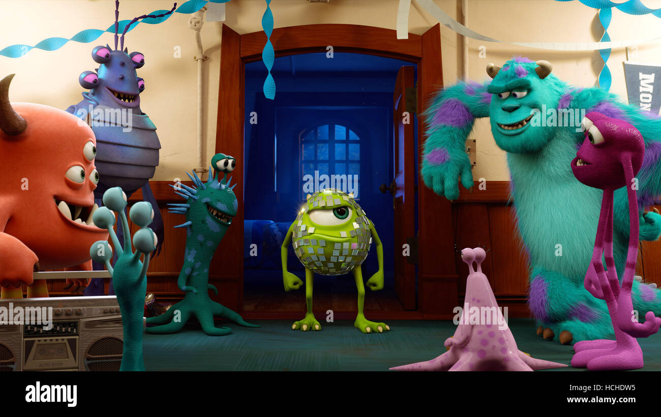 MONSTERS UNIVERSITY, center, one-eyed: Mike (voice Billy Crystal ...