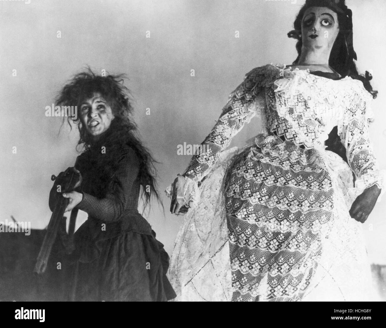 THE NEW BABYLON, (aka NOVYY VAVILON), Yelena Kuzmina, 1929 Stock Photo ...