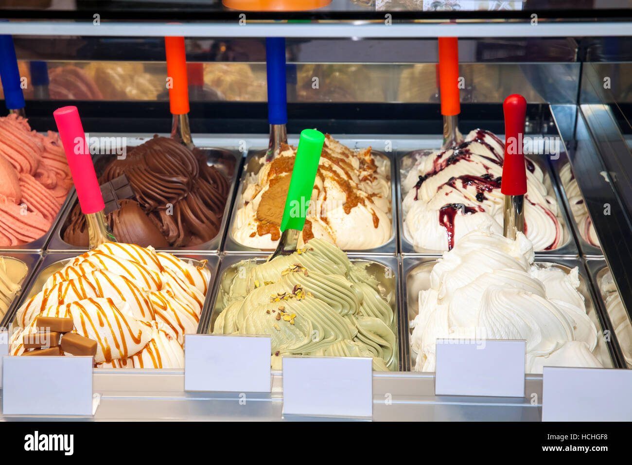 Yellow ice cream shop hi-res stock photography and images - Alamy
