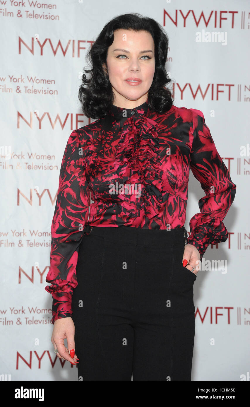 New York, NY, USA. 08th Dec, 2016. Actress Debbie Mazar attends the ...
