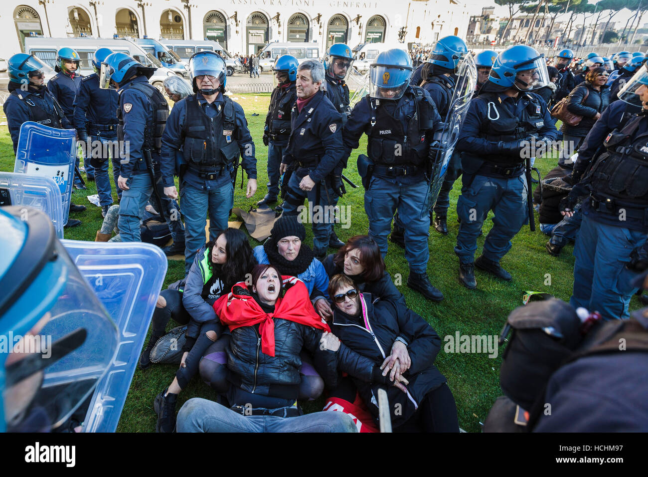Housing rights movements protest hi-res stock photography and images ...