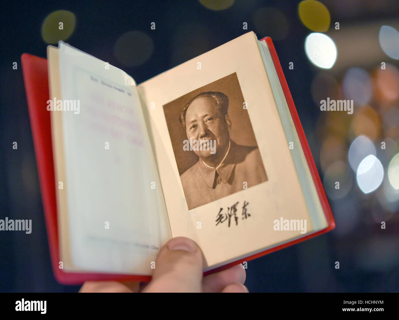 Mao red book hi-res stock photography and images - Alamy