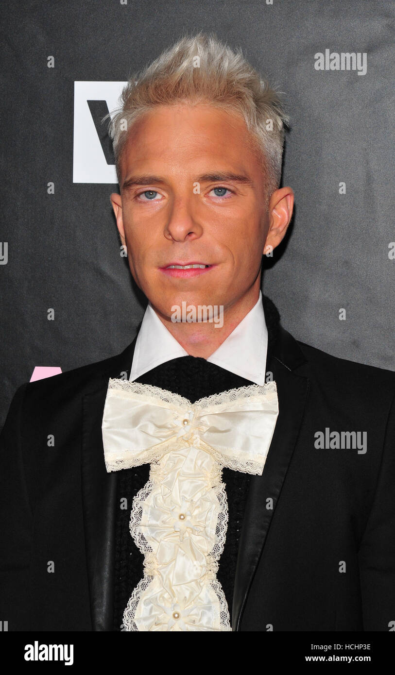 New York, USA. 8th Dec, 2016. Drew Elliott attends the VH1 America's ...