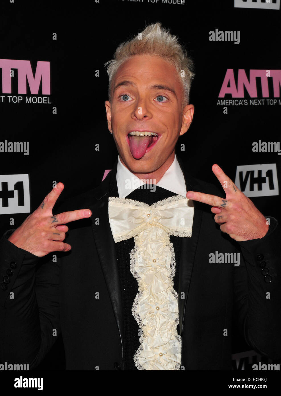 New York, USA. 8th Dec, 2016. Drew Elliott attends the VH1 America's ...