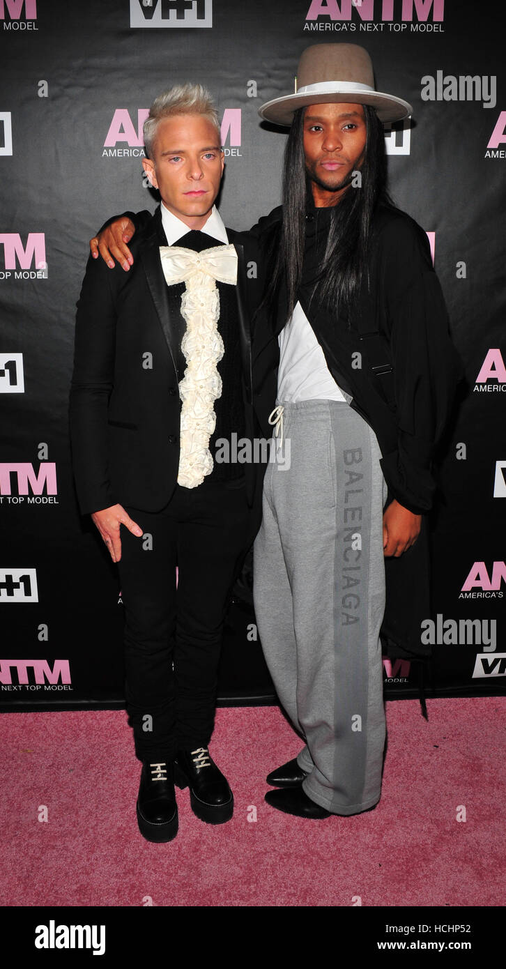 New York, USA. 8th Dec, 2016. Law Roach, Drew Elliott attends the VH1 ...