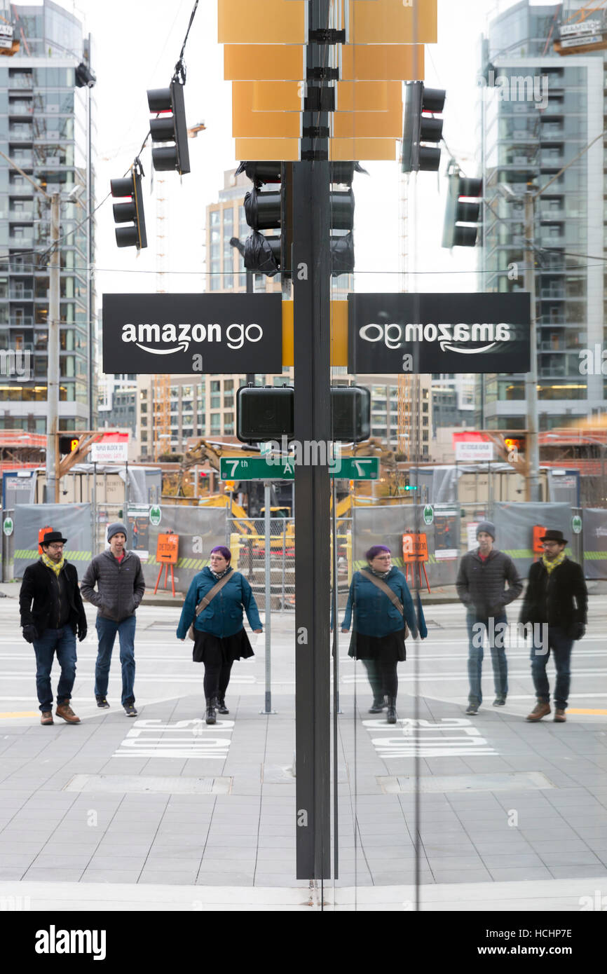 Seattle, Washington DC, USA. 8th December, 2016. Amazon Go is open to ...