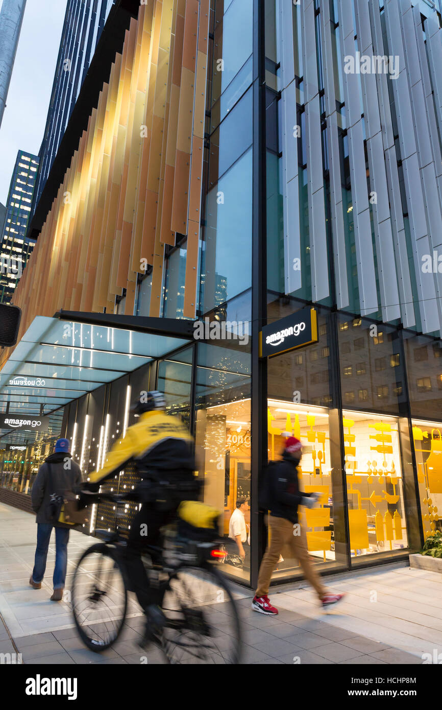 Seattle, Washington DC, USA. 8th December, 2016. Amazon Go is open to ...