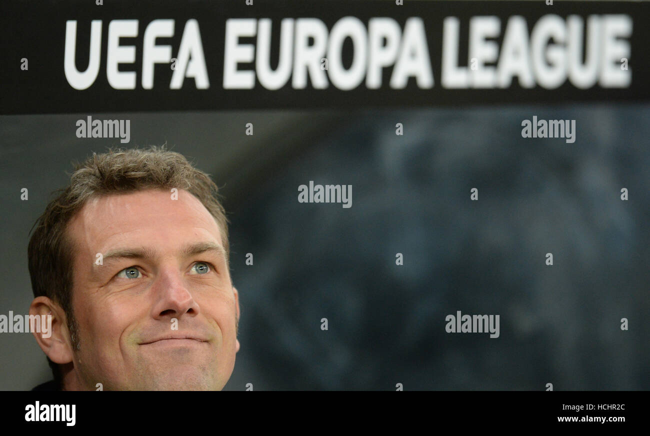 Salzburg, Austria. 8th Dec, 2016. Schalke's coach Markus Weinzierl ...