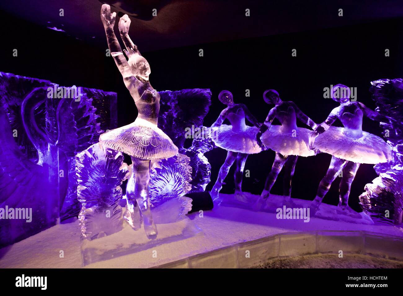 Amsterdam. 8th Dec, 2016. Photo taken on Dec. 8, 2016 shows ice ...