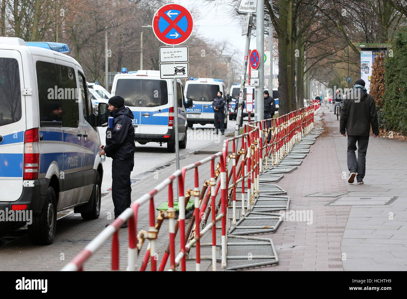 Barriers between people hi-res stock photography and images - Alamy