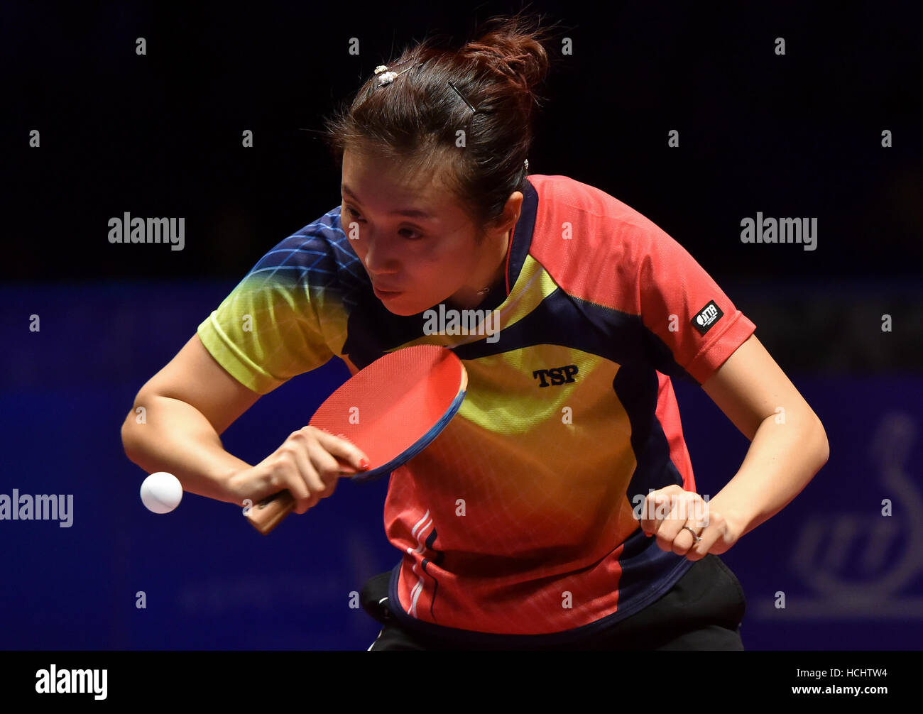Doha, Qatar. 9th Dec, 2016. Han Ying of Germany returns a shot during ...
