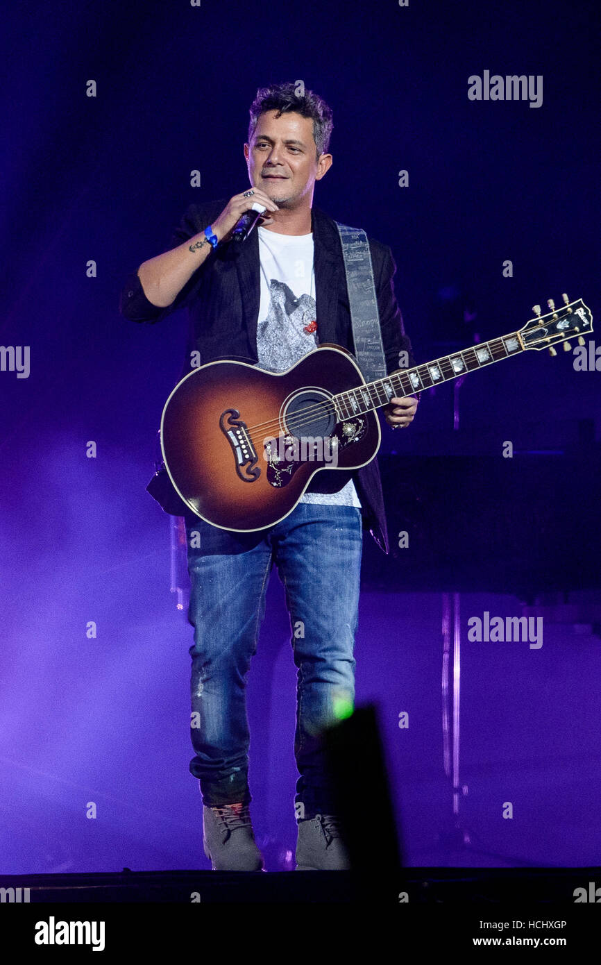 The singer Alejandro Sanz during the concert end of tour "Sirope" in ...