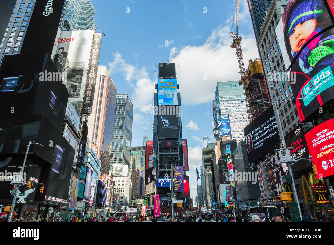 New York, USA. 9th Dec, 2016. A video featuring Chinese Yangtze River ...