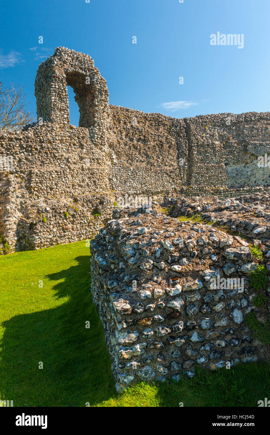 Norman castle wall hi-res stock photography and images - Alamy