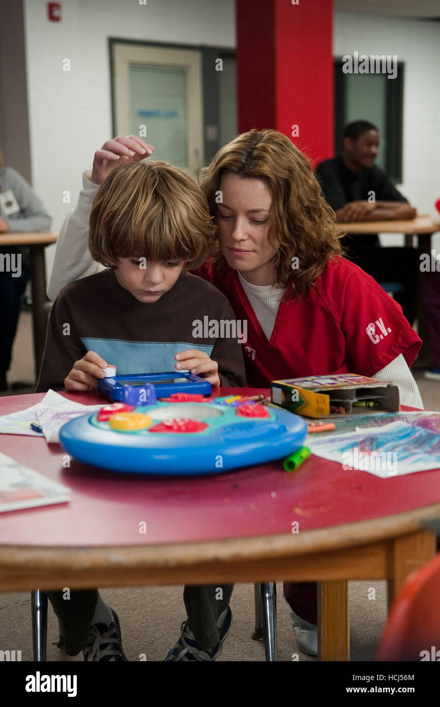 THE NEXT THREE DAYS, from left: Ty Simpkins, Elizabeth Banks, 2010. ph ...
