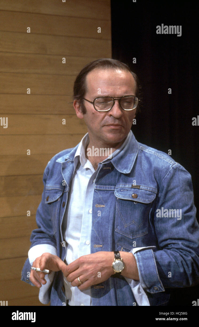 NETWORK, director Sidney Lumet on set, 1976 Stock Photo - Alamy