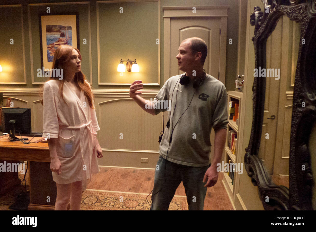 OCULUS, from left: Karen Gillan, director Mike Flanagan, on set, 2013 ...