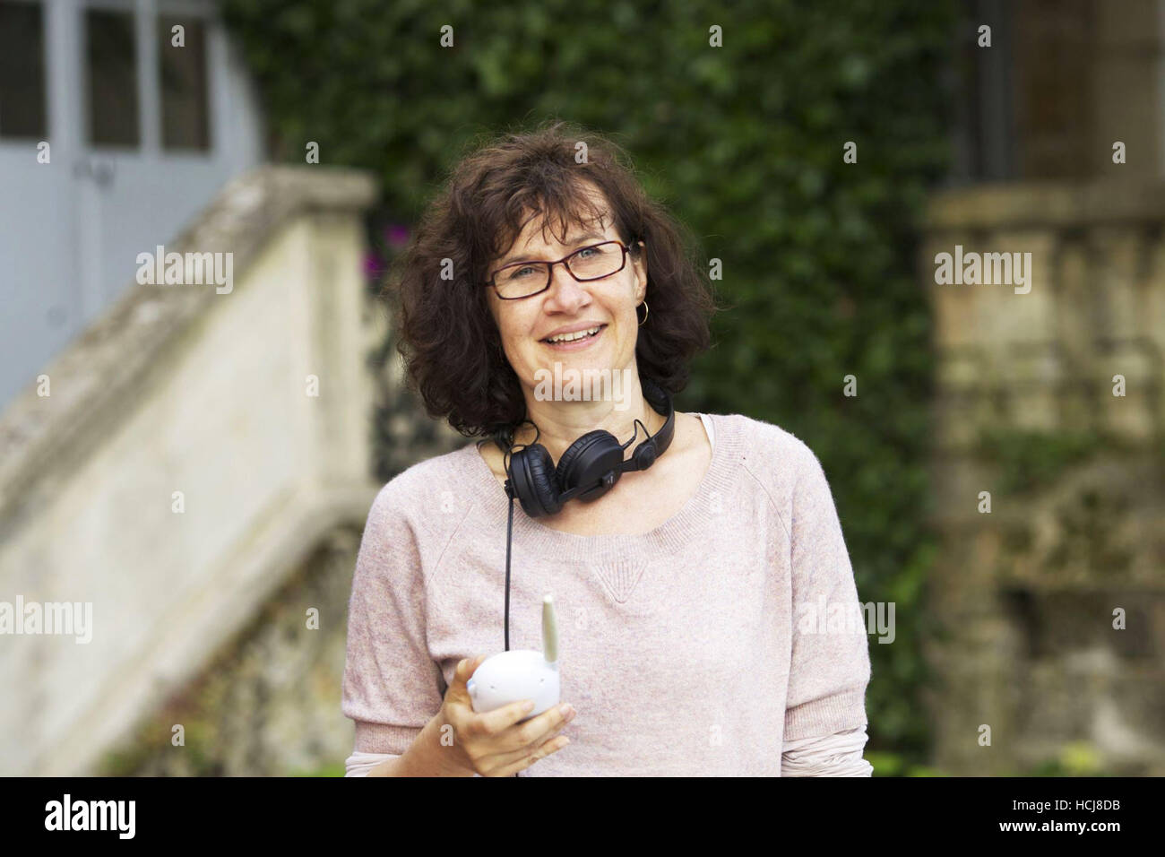 ON A FAILLI ETRE AMIES, director Anne Le Ny, on set, 2014. ©Mars ...