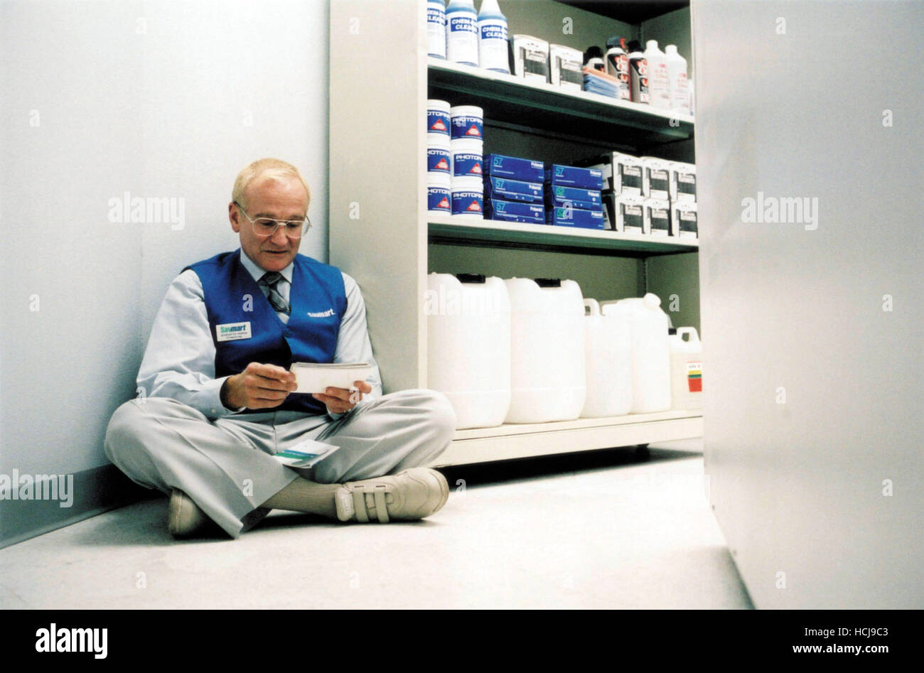 ONE HOUR PHOTO, Robin Williams, 2002. TM & copyright ©20th Century Fox ...