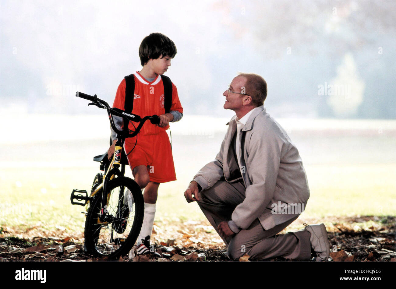 ONE HOUR PHOTO, Robin Williams (right), 2002. TM & copyright ©20th ...