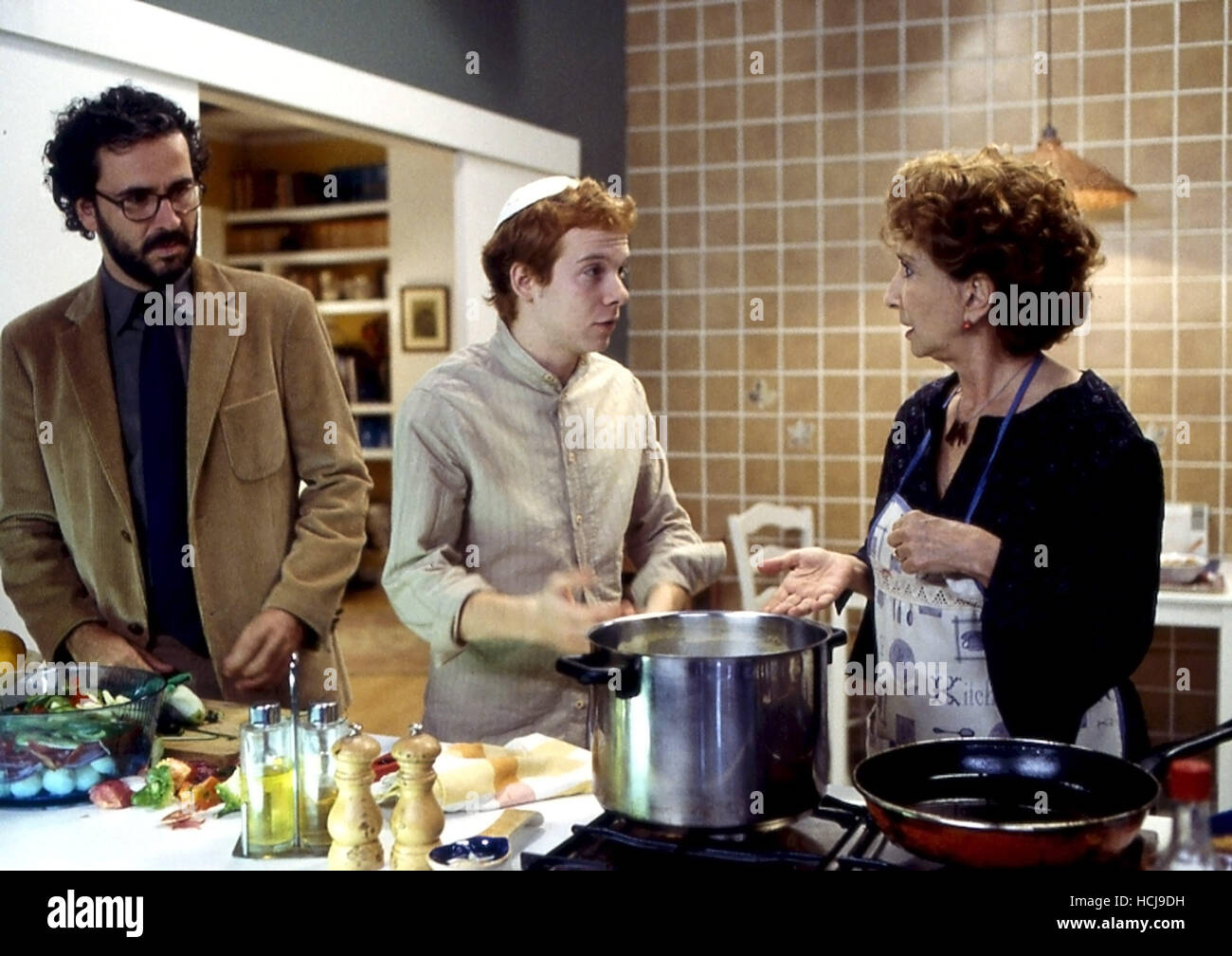 ONLY HUMAN, (aka SERES QUERIDOS), Guillermo Toledo, Fernando Ramallo ...