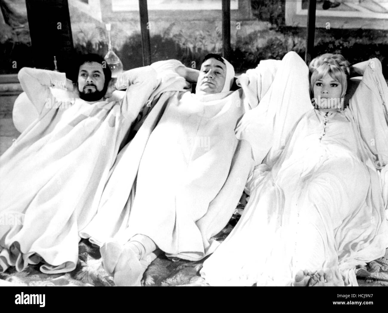 ON MY WAY TO THE CRUSADES, I MET A GIRL WHO..., (aka LA CINTURA DI ...