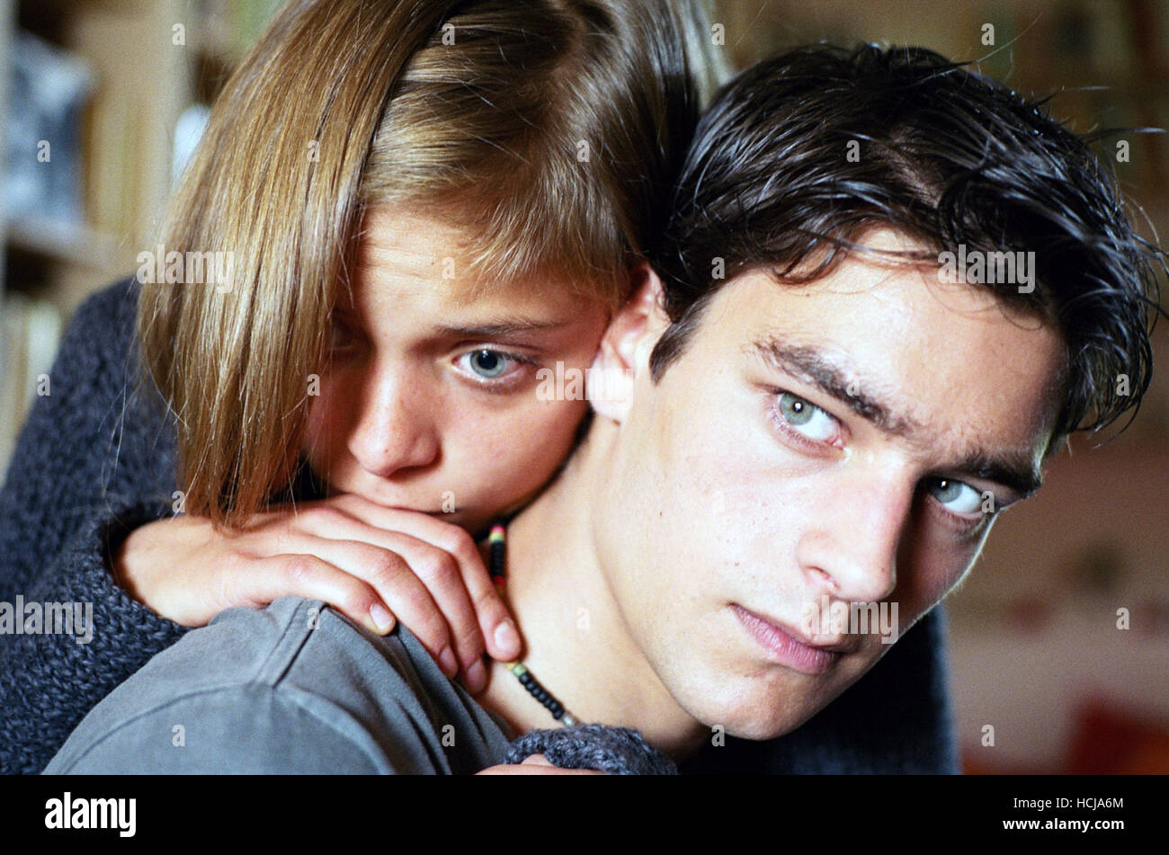 ONE TO ANOTHER, (aka CHACUN SA NUIT), Lizzie Brochere, Nicolas Nollet ...