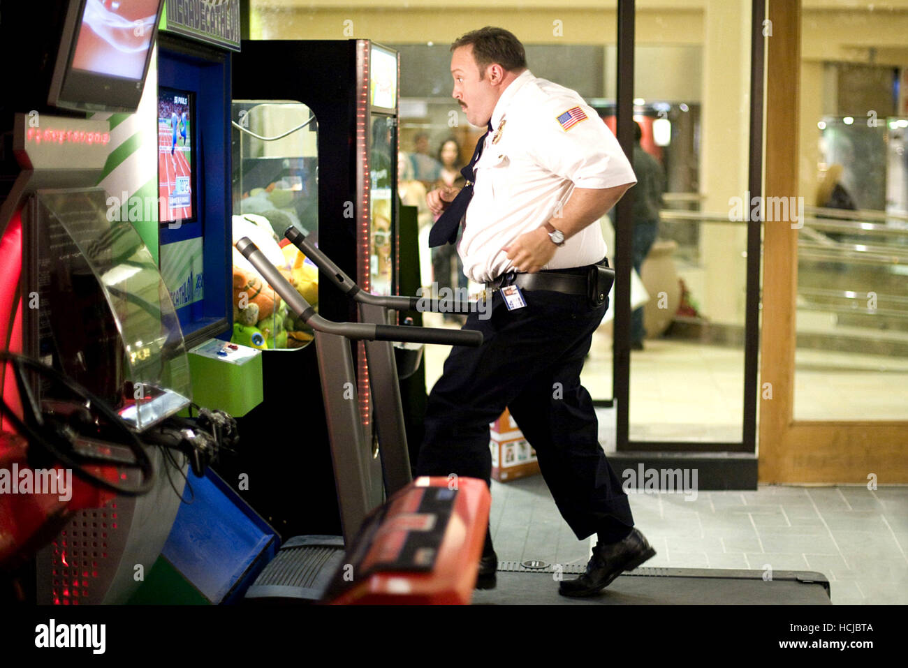 PAUL BLART: MALL COP, Kevin James, 2009. ©Sony Pictures/courtesy ...