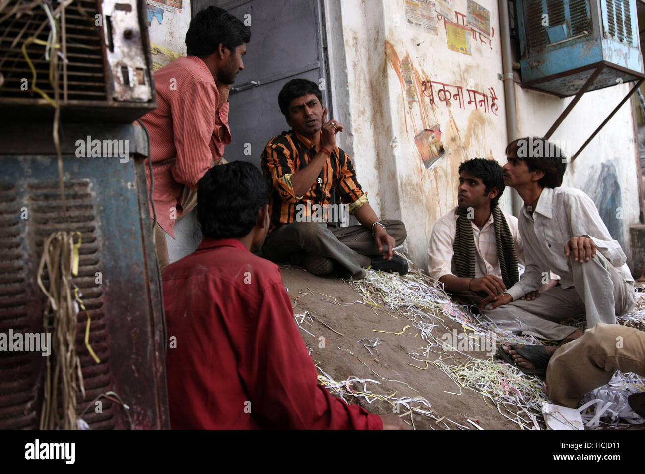 PEEPLI LIVE, (aka THE FALLING), 2010. ph: Lalit Nene Stock Photo - Alamy