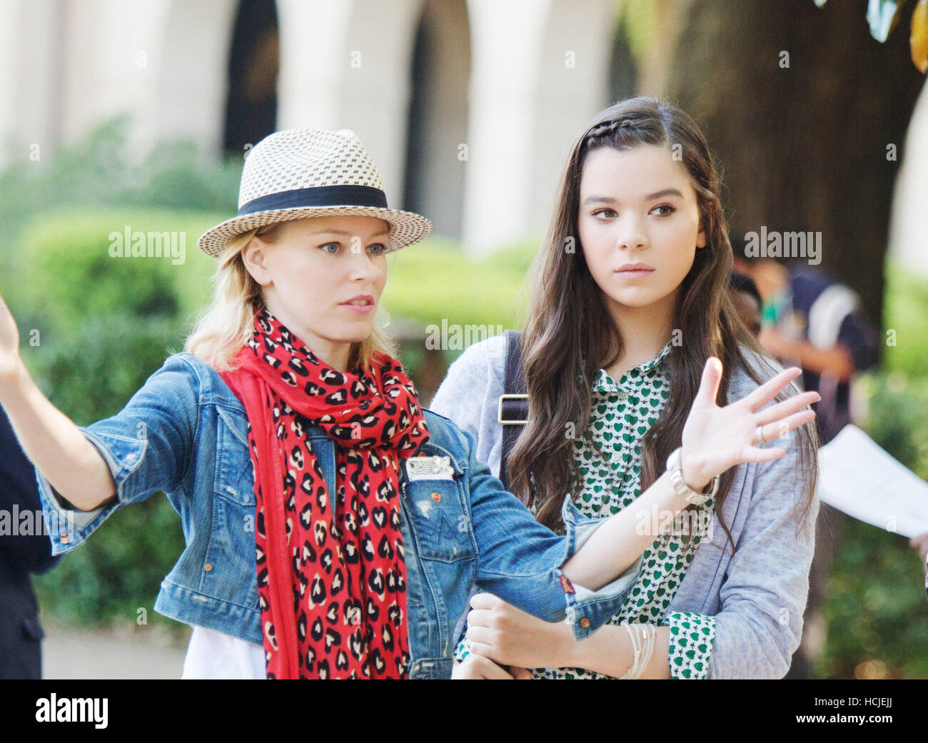 PITCH PERFECT 2, from left: Elizabeth Banks, Hailee Steinfeld, 2012. ph ...