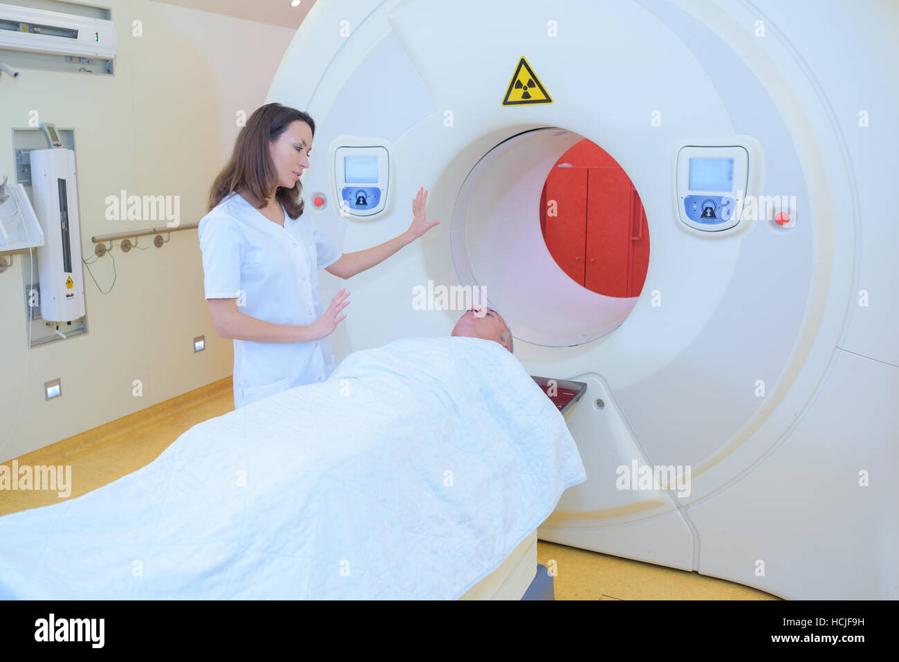 patient under MRI Stock Photo - Alamy