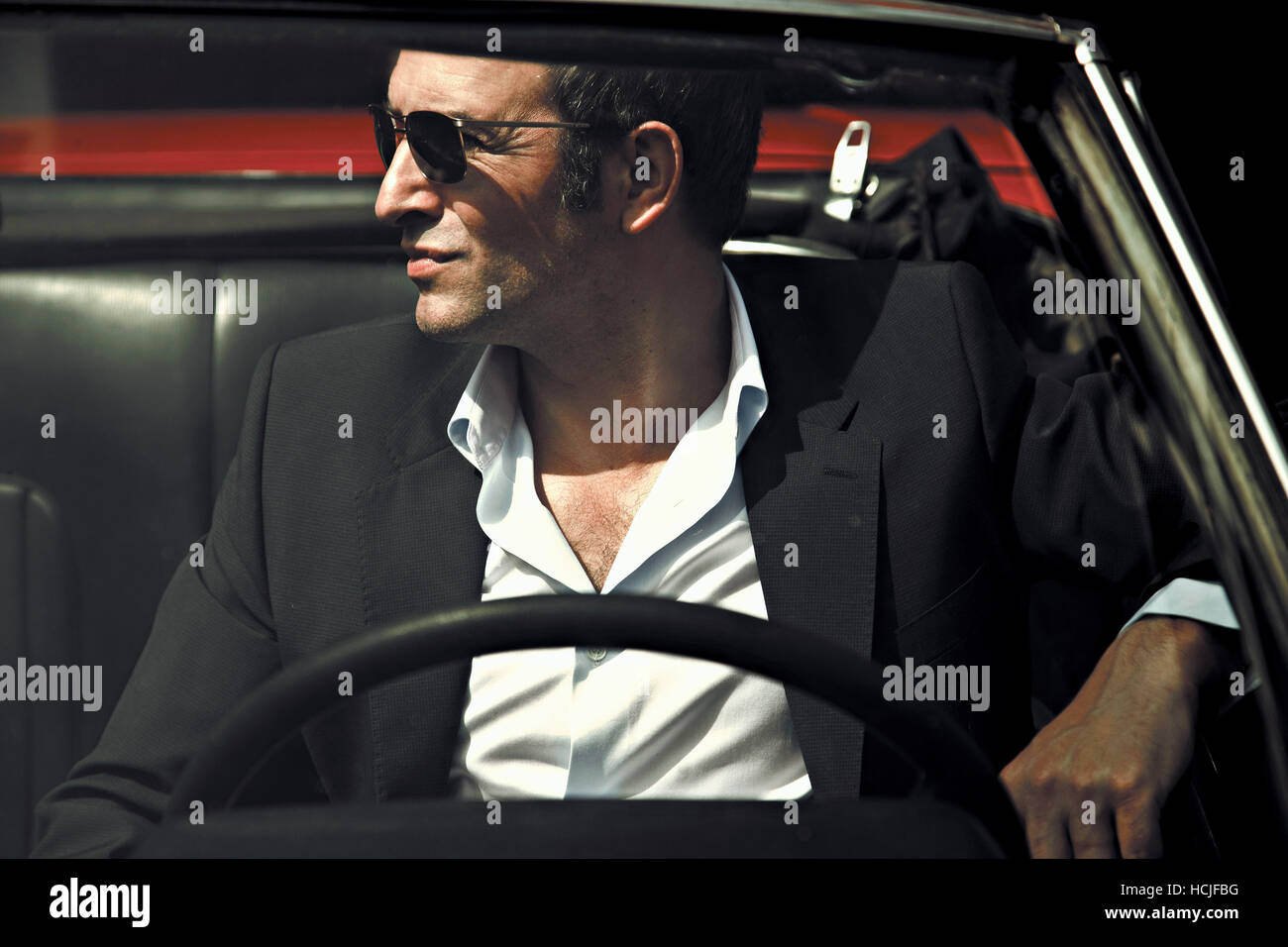 THE PLAYERS, (aka LES INFIDELES), Jean Dujardin, 2012. ©Weinstein ...