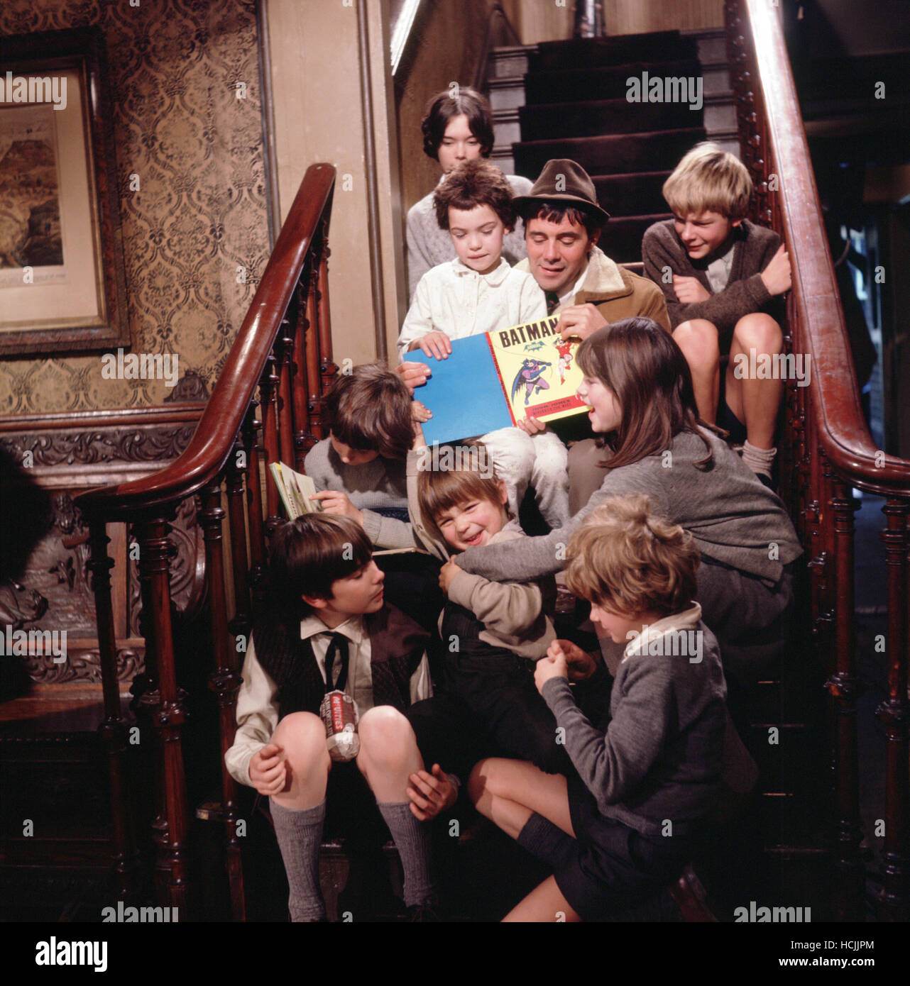 OUR MOTHER'S HOUSE, top from left: Pamela Franklin (rear), Phoebe ...