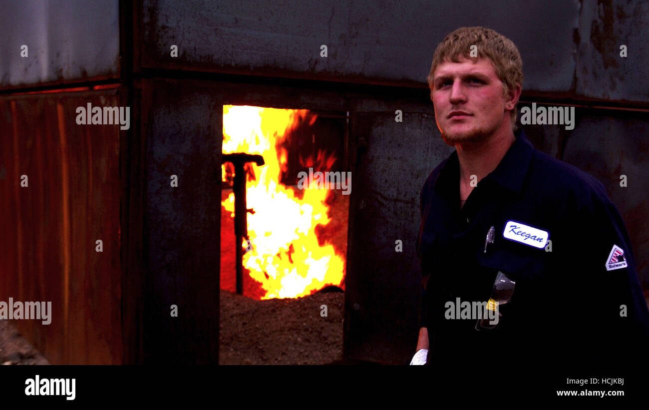 THE OVERNIGHTERS, Keegan Edwards, an Overnighter, at work, 2014 ...