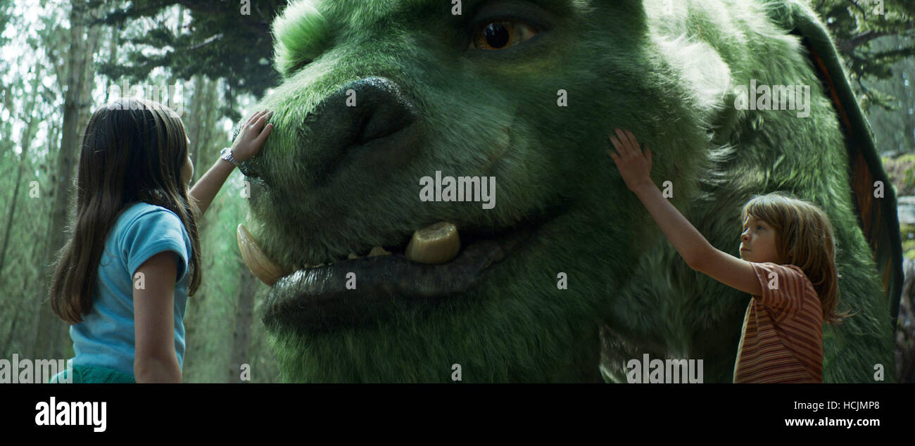 PETE'S DRAGON, from left: Oona Laurence, Oakes Fegley, 2016. © Walt ...