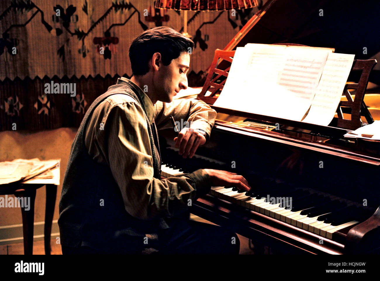 THE PIANIST, (aka LE PIANISTE), Adrien Brody, 2002. ©Focus Features ...