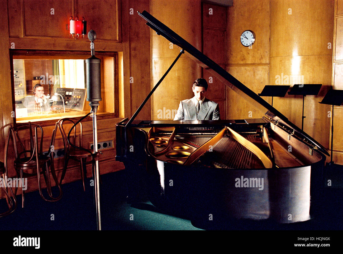 THE PIANIST, (aka LE PIANISTE), Adrien Brody, 2002. ©Focus Features ...