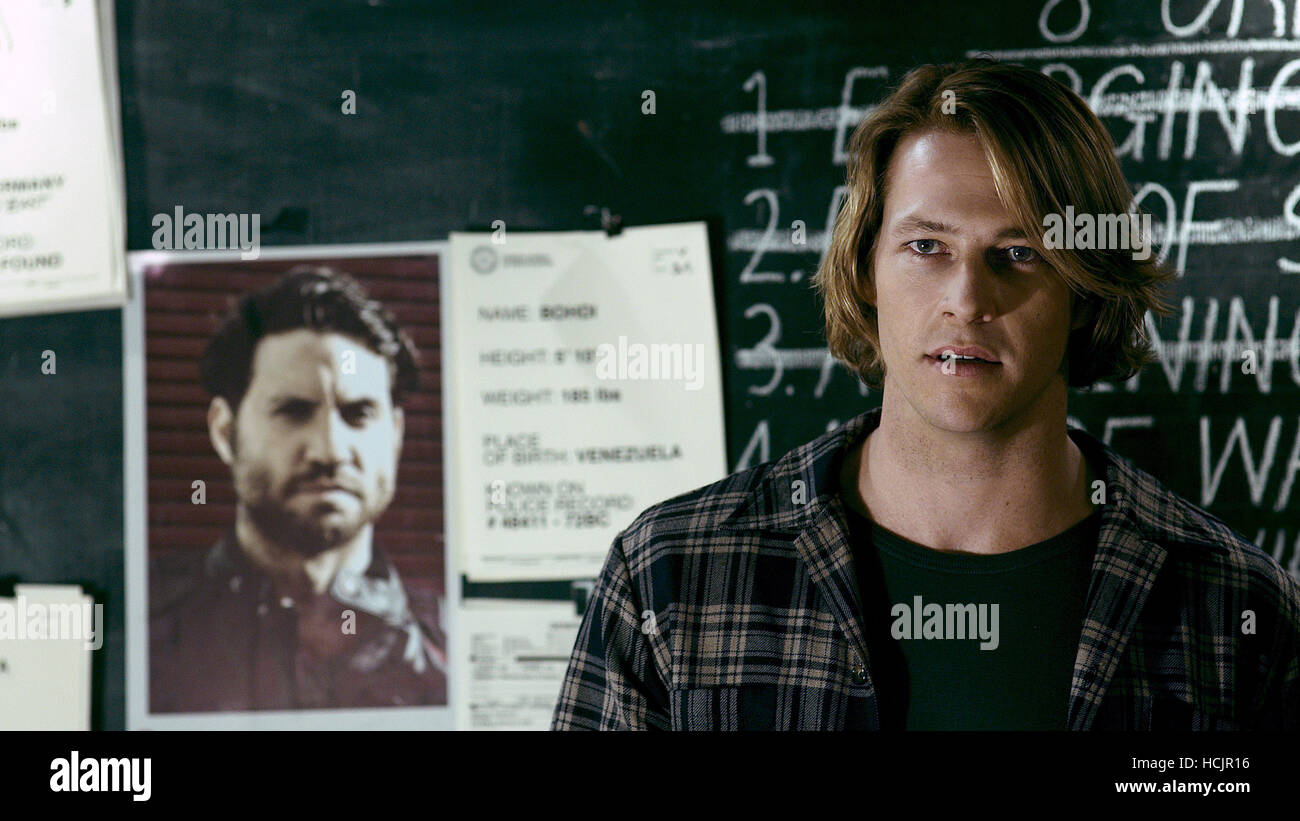 POINT BREAK, Edgar Ramirez (in photograph), Luke Bracey (right), 2015 ...