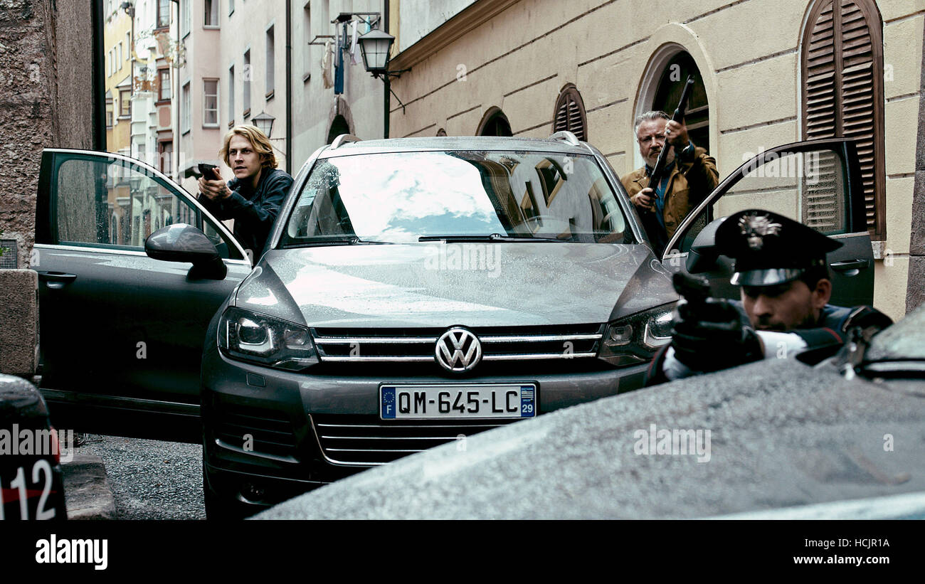 POINT BREAK, from left: Luke Bracey, Ray Winstone, 2015. ©Warner Bros ...