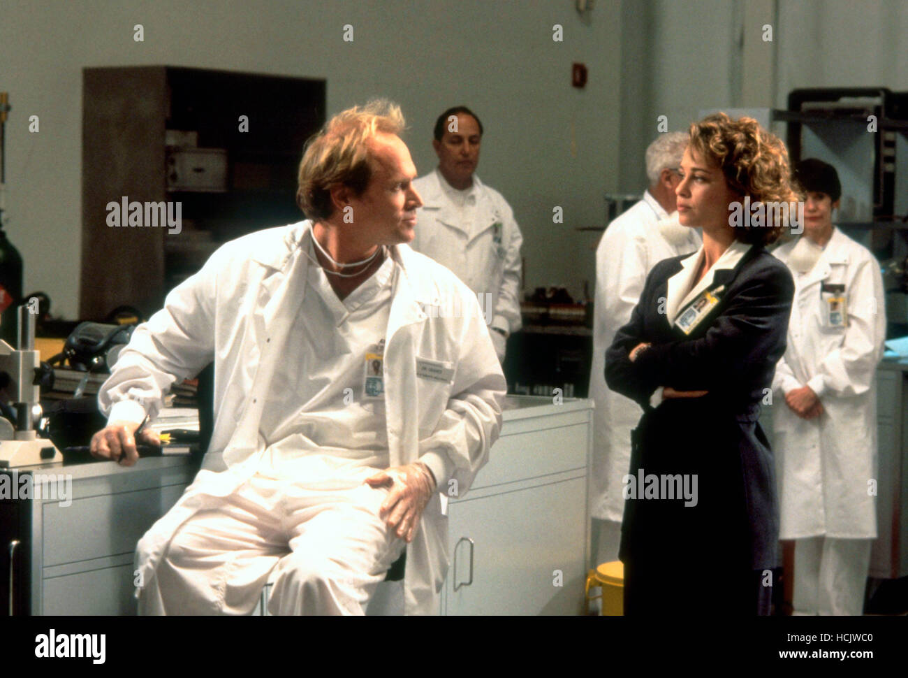 THE PUPPET MASTERS, from left: Will Patton, Julie Warner, 1994, © Buena ...