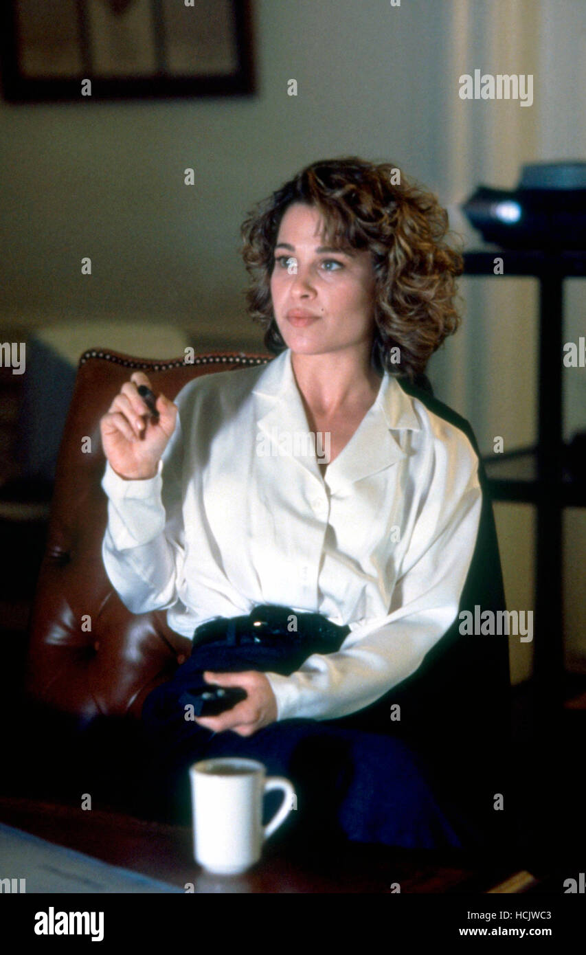 THE PUPPET MASTERS, Julie Warner, 1994, © Buena Vista/courtesy Everett ...