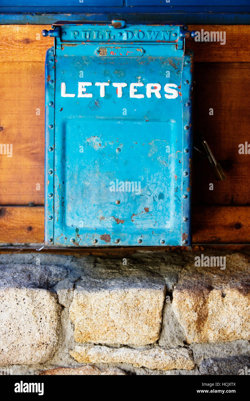 Padlock letterbox hi-res stock photography and images - Alamy