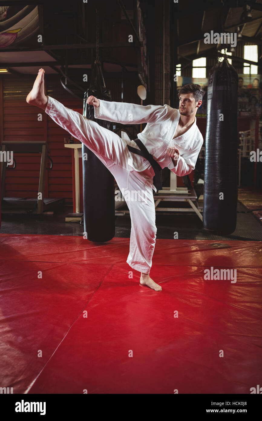 Kickboxing hi-res stock photography and images - Alamy