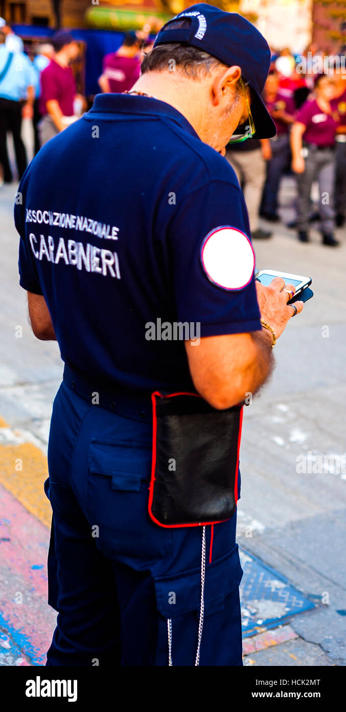 Police using tablet hi-res stock photography and images - Alamy