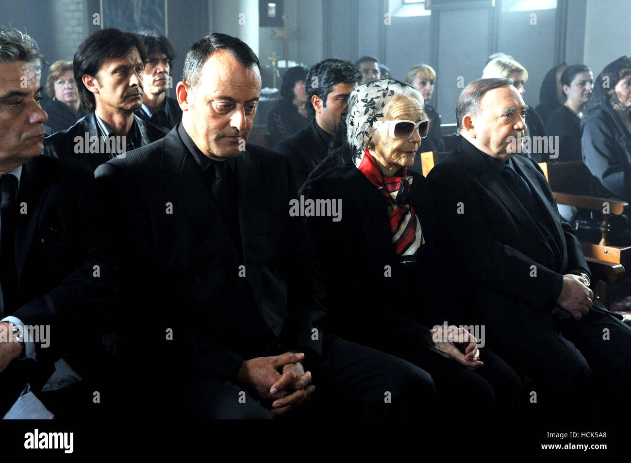 LE PREMIER CERCLE, Jean Reno (front, second from left), 2009. ©TFM ...