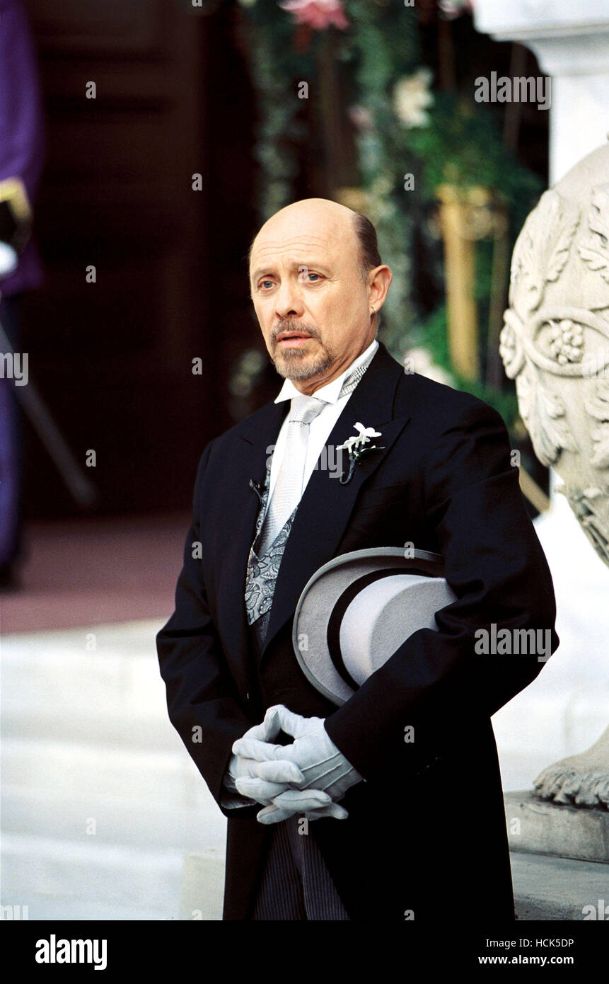 THE PRINCESS DIARIES 2: ROYAL ENGAGEMENT, Hector Elizondo, 2004, (c ...