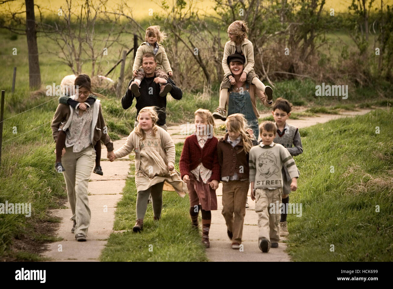 RABBIT WITHOUT EARS, (aka KEINOHRHASEN), Nora Tschirner (front left ...